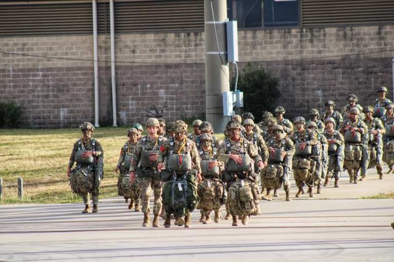 ARMY COMBAT ENGINEERS | What Life in the Army is really like.
