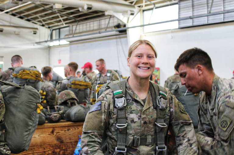ARMY COMBAT ENGINEERS | What Life in the Army is really like.