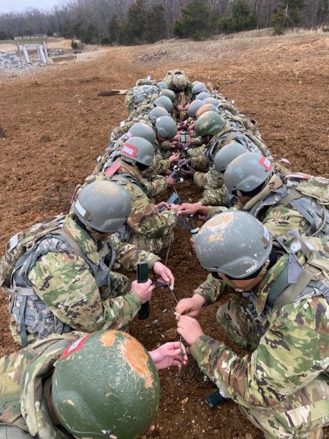 ARMY COMBAT ENGINEERS | What Life in the Army is really like.