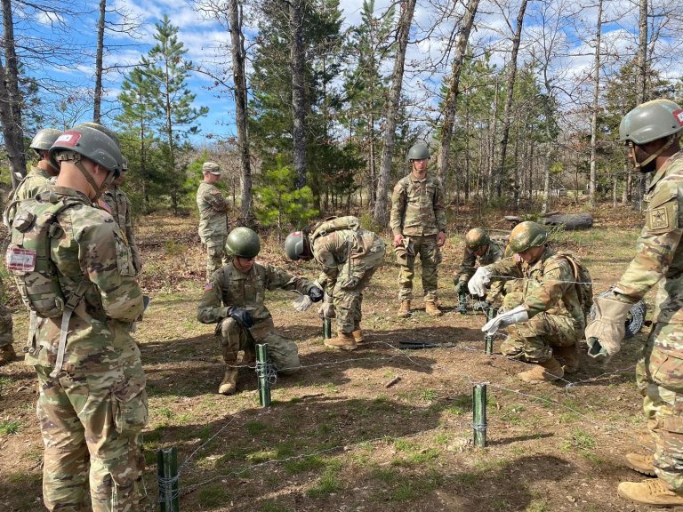 ARMY COMBAT ENGINEERS | What Life in the Army is really like.